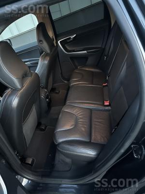 Pelēks Volvo XC60 2009 Bauska, ar dzinēja tilpumu 2.40 L un nobraukumu 334 tūkst. km par 7700 €, foto 5 vietnē AUTOMOTO.COM.LV