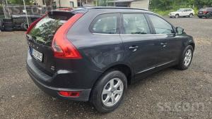 Grey Volvo XC60 2009 in Riga, with an engine capacity of 2.40 L and mileage of 251 thousand km for 6500 €, photo 3 on AUTOMOTO.COM.LV