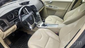 Grey Volvo XC60 2009 in Riga, with an engine capacity of 2.40 L and mileage of 251 thousand km for 6500 €, photo 7 on AUTOMOTO.COM.LV