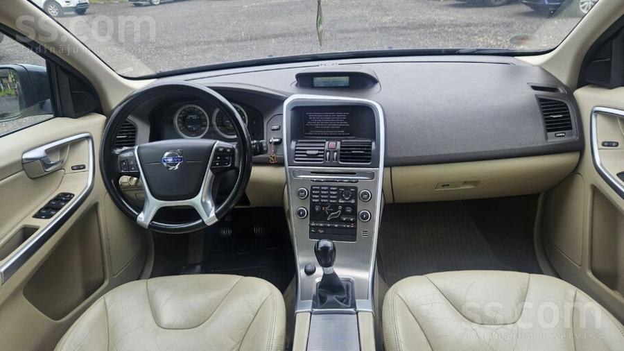 Grey Volvo XC60 2009 in Riga, with an engine capacity of 2.40 L and mileage of 251 thousand km for 6500 €, photo 8 on AUTOMOTO.COM.LV