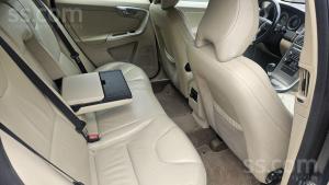 Grey Volvo XC60 2009 in Riga, with an engine capacity of 2.40 L and mileage of 251 thousand km for 6500 €, photo 10 on AUTOMOTO.COM.LV