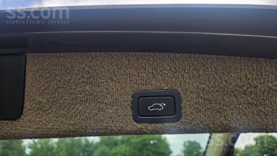 Grey Volvo XC60 2009 in Riga, with an engine capacity of 2.40 L and mileage of 251 thousand km for 6500 €, photo 14 on AUTOMOTO.COM.LV