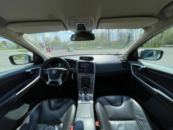 Grey Volvo XC60 2009 in Riga, with an engine capacity of 2.40 L and mileage of 0 thousand km for 8300 €, photo 6 on AUTOMOTO.COM.LV