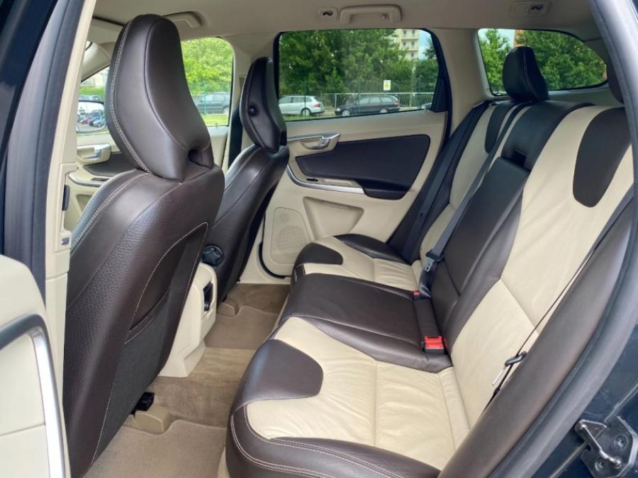 Pelēks Volvo XC60 2009 Rīga, ar dzinēja tilpumu 2.40 L un nobraukumu 265 tūkst. km par 9650 €, foto 11 vietnē AUTOMOTO.COM.LV