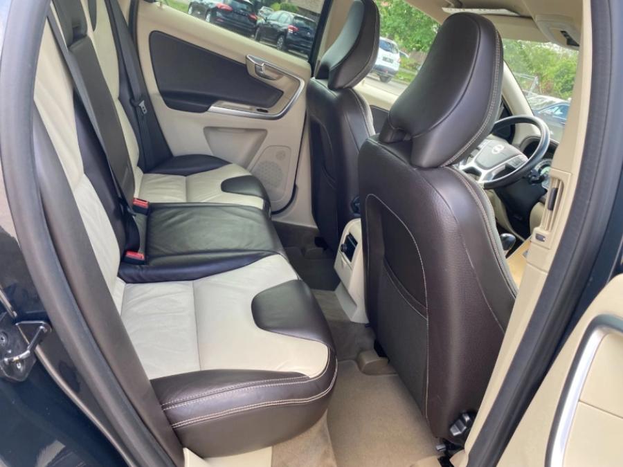 Pelēks Volvo XC60 2009 Rīga, ar dzinēja tilpumu 2.40 L un nobraukumu 265 tūkst. km par 9650 €, foto 12 vietnē AUTOMOTO.COM.LV