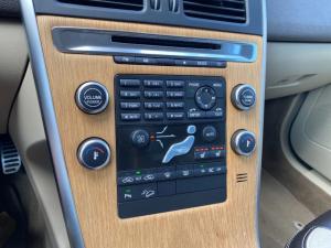 Pelēks Volvo XC60 2009 Rīga, ar dzinēja tilpumu 2.40 L un nobraukumu 265 tūkst. km par 9650 €, foto 13 vietnē AUTOMOTO.COM.LV
