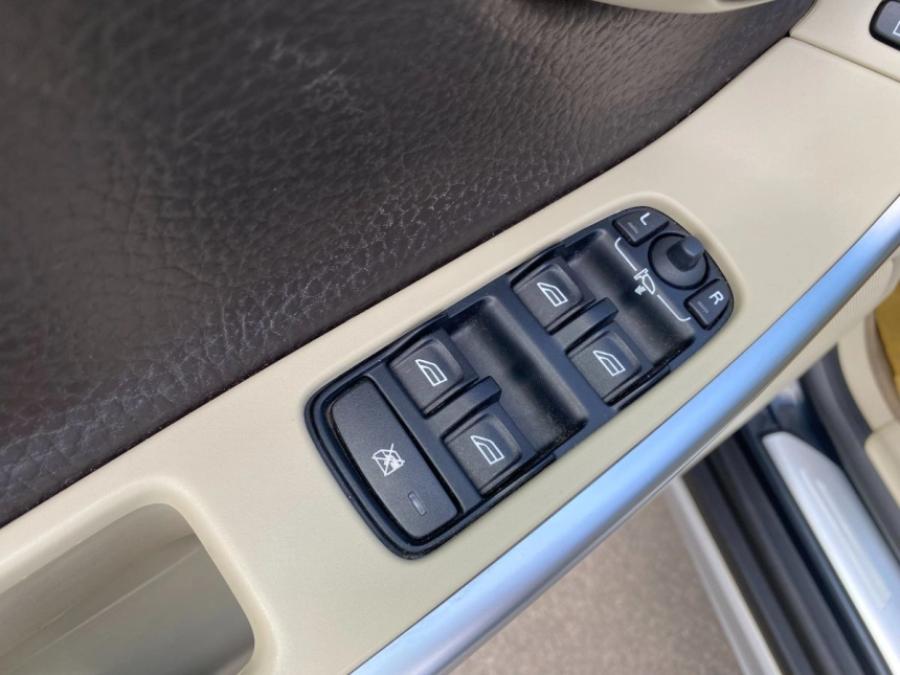 Pelēks Volvo XC60 2009 Rīga, ar dzinēja tilpumu 2.40 L un nobraukumu 265 tūkst. km par 9650 €, foto 15 vietnē AUTOMOTO.COM.LV