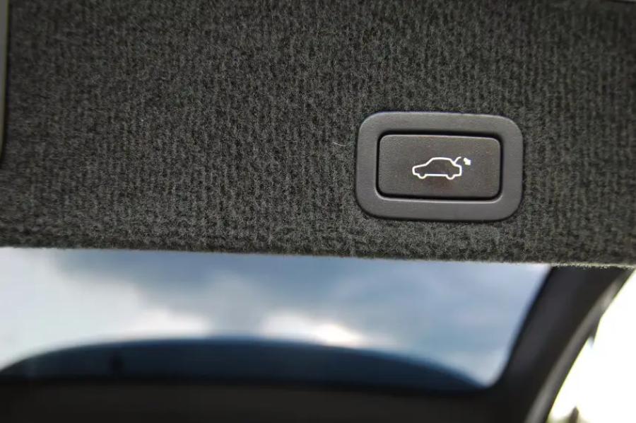 Серый Вольво ХС60 2009 в Екабпилс, объемом двигателя 2.40 л и пробегом 256 тыс. км за 7700 €, фото 14 на AUTOMOTO.COM.LV