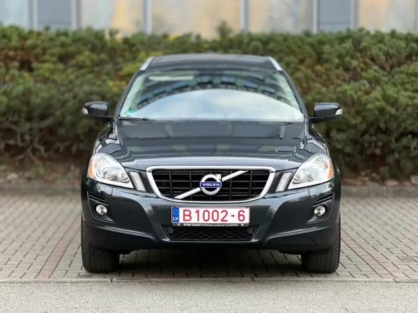 Grey Volvo XC60 2009 in Riga, with an engine capacity of 2.40 L and mileage of 249 thousand km for 8690 €, photo 1 on AUTOMOTO.COM.LV