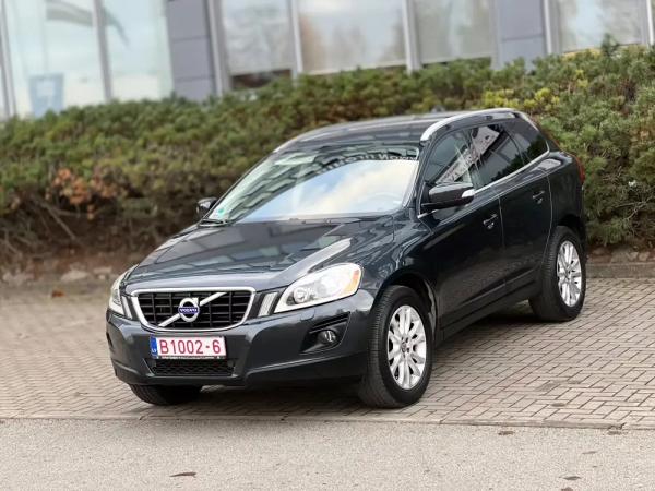 Grey Volvo XC60 2009 in Riga, with an engine capacity of 2.40 L and mileage of 249 thousand km for 8690 €, photo 3 on AUTOMOTO.COM.LV