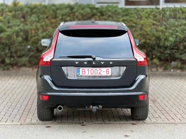 Grey Volvo XC60 2009 in Riga, with an engine capacity of 2.40 L and mileage of 249 thousand km for 8690 €, photo 6 on AUTOMOTO.COM.LV