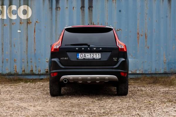 Pelēks Volvo XC60 2009 Rīga, ar dzinēja tilpumu 2.40 L un nobraukumu 360 tūkst. km par 7995 €, foto 9 vietnē AUTOMOTO.COM.LV