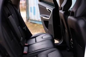 Pelēks Volvo XC60 2009 Rīga, ar dzinēja tilpumu 2.40 L un nobraukumu 360 tūkst. km par 7995 €, foto 15 vietnē AUTOMOTO.COM.LV