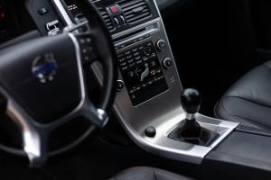 Pelēks Volvo XC60 2009 Rīga, ar dzinēja tilpumu 2.40 L un nobraukumu 360 tūkst. km par 7995 €, foto 21 vietnē AUTOMOTO.COM.LV