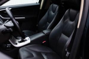 Pelēks Volvo XC60 2009 Rīga, ar dzinēja tilpumu 2.40 L un nobraukumu 360 tūkst. km par 7995 €, foto 22 vietnē AUTOMOTO.COM.LV