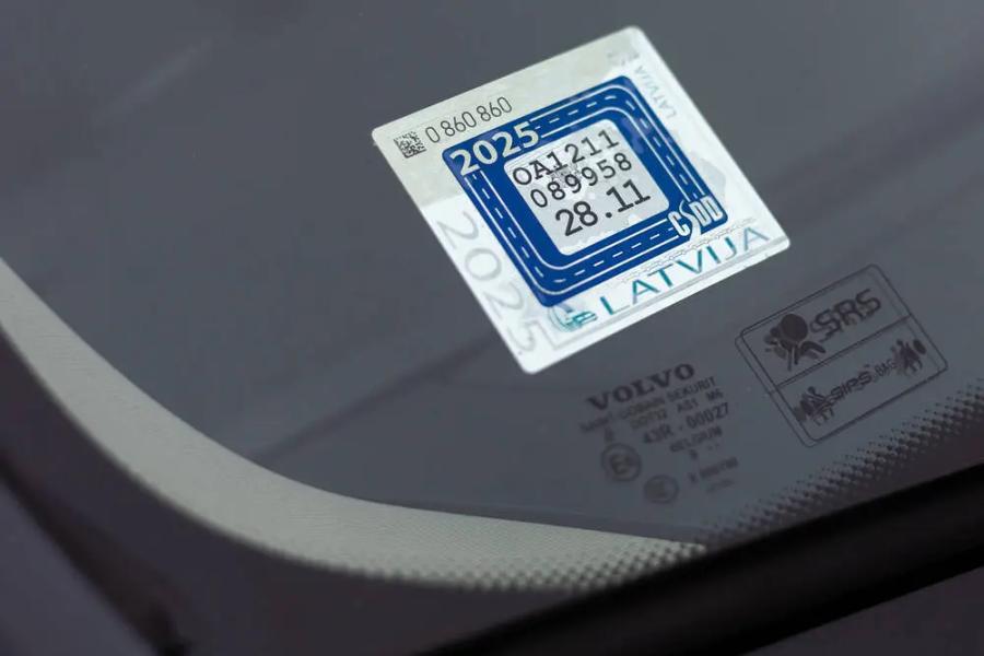 Pelēks Volvo XC60 2009 Rīga, ar dzinēja tilpumu 2.40 L un nobraukumu 360 tūkst. km par 7995 €, foto 32 vietnē AUTOMOTO.COM.LV