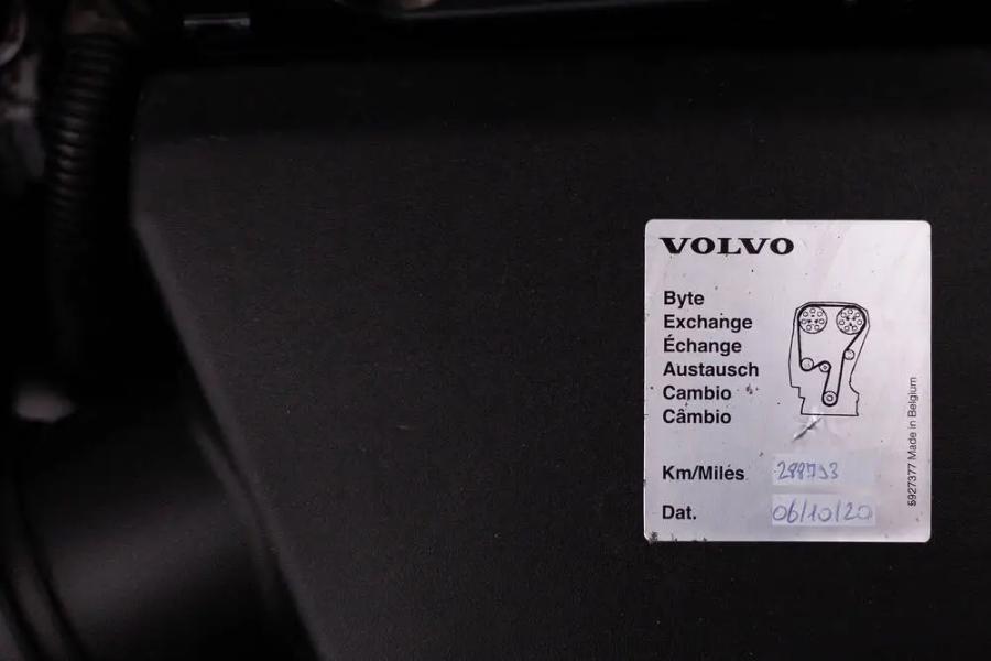Pelēks Volvo XC60 2009 Rīga, ar dzinēja tilpumu 2.40 L un nobraukumu 360 tūkst. km par 7995 €, foto 33 vietnē AUTOMOTO.COM.LV