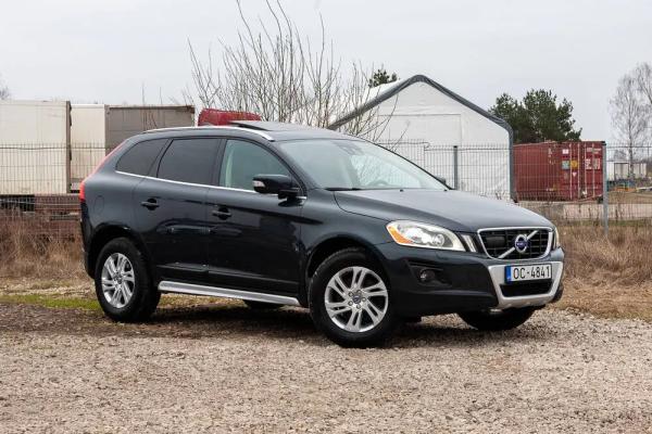 Pelēks Volvo XC60 2009 Rīga, ar dzinēja tilpumu 2.40 L un nobraukumu 249 tūkst. km par 8495 €, foto 1 vietnē AUTOMOTO.COM.LV