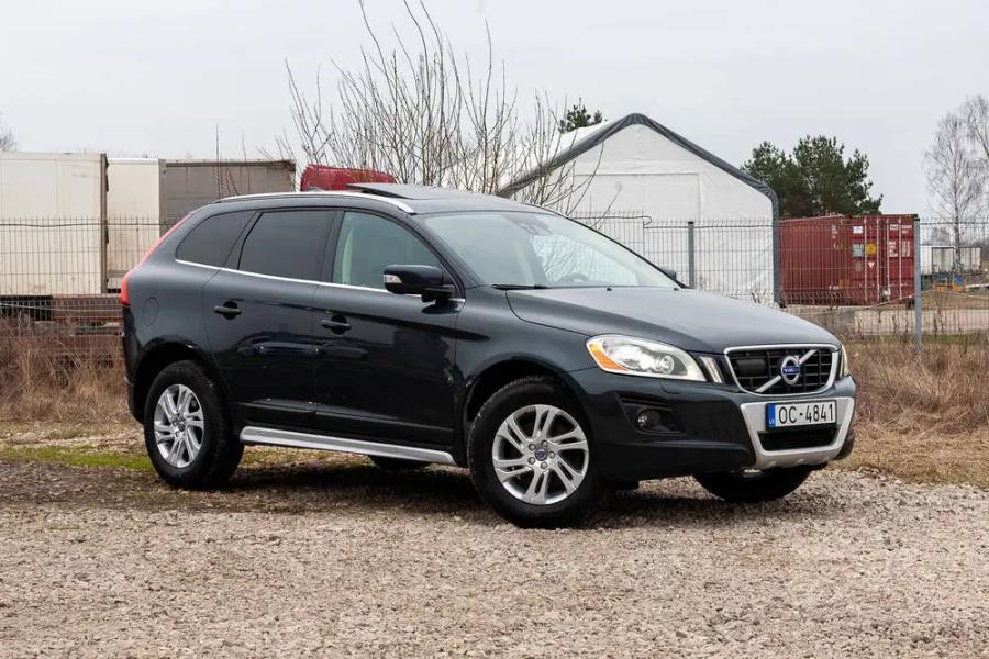 Pelēks Volvo XC60 2009 Rīga, ar dzinēja tilpumu 2.40 L un nobraukumu 249 tūkst. km par 8495 €, foto 1 vietnē AUTOMOTO.COM.LV