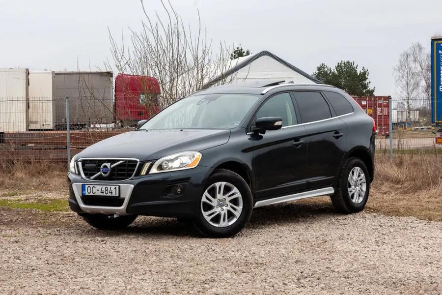 Pelēks Volvo XC60 2009 Rīga, ar dzinēja tilpumu 2.40 L un nobraukumu 249 tūkst. km par 8495 €, foto 4 vietnē AUTOMOTO.COM.LV
