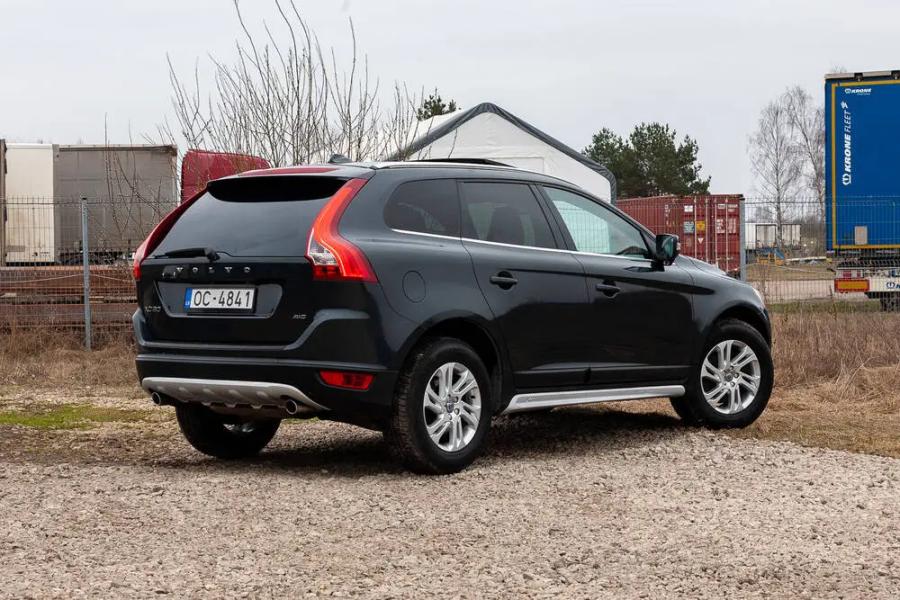 Pelēks Volvo XC60 2009 Rīga, ar dzinēja tilpumu 2.40 L un nobraukumu 249 tūkst. km par 8495 €, foto 5 vietnē AUTOMOTO.COM.LV