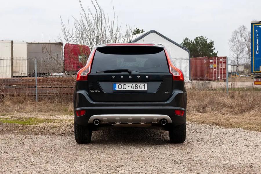 Pelēks Volvo XC60 2009 Rīga, ar dzinēja tilpumu 2.40 L un nobraukumu 249 tūkst. km par 8495 €, foto 7 vietnē AUTOMOTO.COM.LV