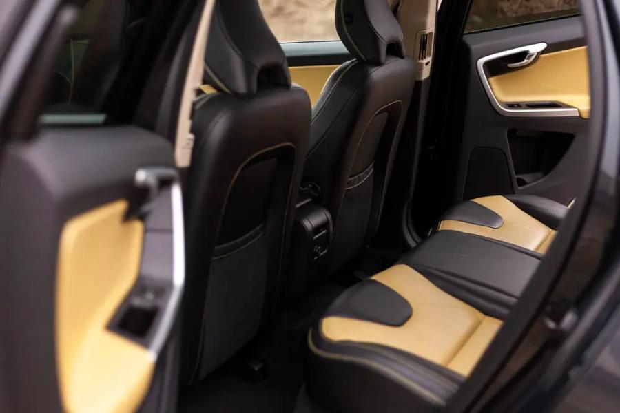 Pelēks Volvo XC60 2009 Rīga, ar dzinēja tilpumu 2.40 L un nobraukumu 249 tūkst. km par 8495 €, foto 13 vietnē AUTOMOTO.COM.LV