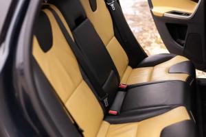 Pelēks Volvo XC60 2009 Rīga, ar dzinēja tilpumu 2.40 L un nobraukumu 249 tūkst. km par 8495 €, foto 16 vietnē AUTOMOTO.COM.LV