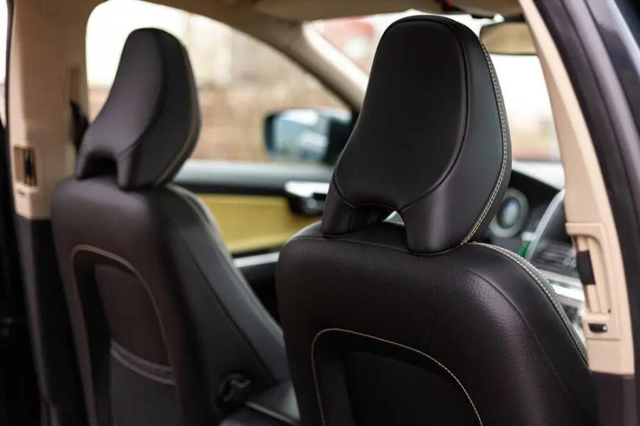 Pelēks Volvo XC60 2009 Rīga, ar dzinēja tilpumu 2.40 L un nobraukumu 249 tūkst. km par 8495 €, foto 17 vietnē AUTOMOTO.COM.LV