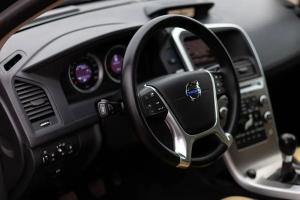 Pelēks Volvo XC60 2009 Rīga, ar dzinēja tilpumu 2.40 L un nobraukumu 249 tūkst. km par 8495 €, foto 21 vietnē AUTOMOTO.COM.LV