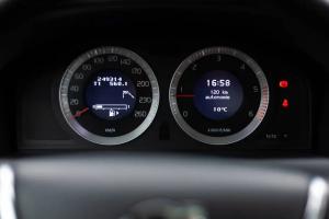 Pelēks Volvo XC60 2009 Rīga, ar dzinēja tilpumu 2.40 L un nobraukumu 249 tūkst. km par 8495 €, foto 32 vietnē AUTOMOTO.COM.LV