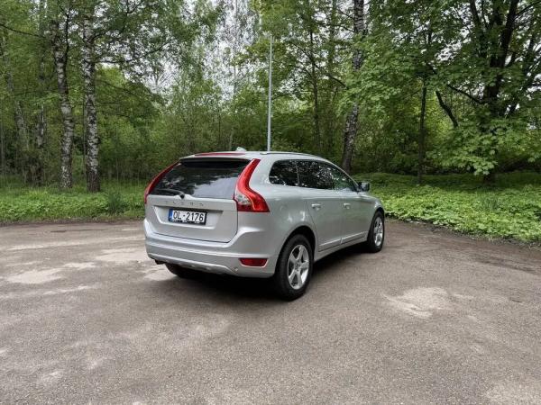 Pelēks Volvo XC60 2009 Rīga, ar dzinēja tilpumu 2.40 L un nobraukumu 237 tūkst. km par 4500 €, foto 4 vietnē AUTOMOTO.COM.LV