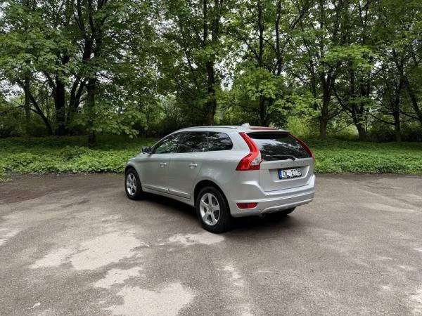 Pelēks Volvo XC60 2009 Rīga, ar dzinēja tilpumu 2.40 L un nobraukumu 237 tūkst. km par 4500 €, foto 5 vietnē AUTOMOTO.COM.LV