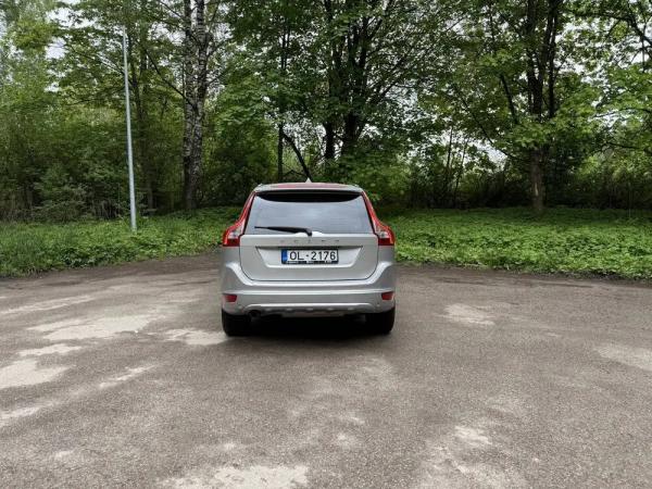 Pelēks Volvo XC60 2009 Rīga, ar dzinēja tilpumu 2.40 L un nobraukumu 237 tūkst. km par 4500 €, foto 6 vietnē AUTOMOTO.COM.LV