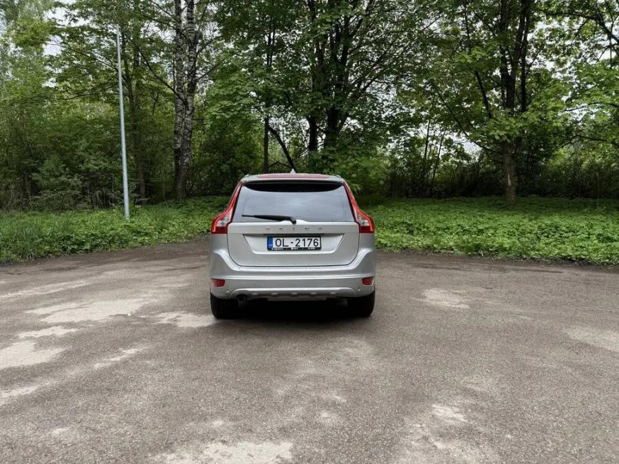 Pelēks Volvo XC60 2009 Rīga, ar dzinēja tilpumu 2.40 L un nobraukumu 237 tūkst. km par 4500 €, foto 7 vietnē AUTOMOTO.COM.LV