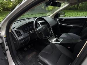 Pelēks Volvo XC60 2009 Rīga, ar dzinēja tilpumu 2.40 L un nobraukumu 237 tūkst. km par 4500 €, foto 8 vietnē AUTOMOTO.COM.LV