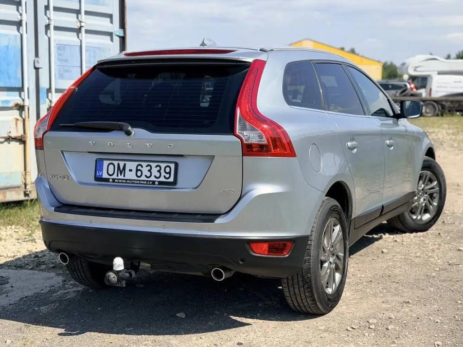 Pelēks Volvo XC60 2009 Rīga, ar dzinēja tilpumu 2.40 L un nobraukumu 230 tūkst. km par 9500 €, foto 5 vietnē AUTOMOTO.COM.LV