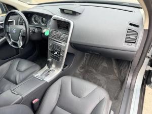 Pelēks Volvo XC60 2009 Rīga, ar dzinēja tilpumu 2.40 L un nobraukumu 230 tūkst. km par 9500 €, foto 24 vietnē AUTOMOTO.COM.LV