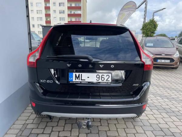 Pelēks Volvo XC60 2009 Talsi, ar dzinēja tilpumu 2.40 L un nobraukumu 286 tūkst. km par 6300 €, foto 4 vietnē AUTOMOTO.COM.LV