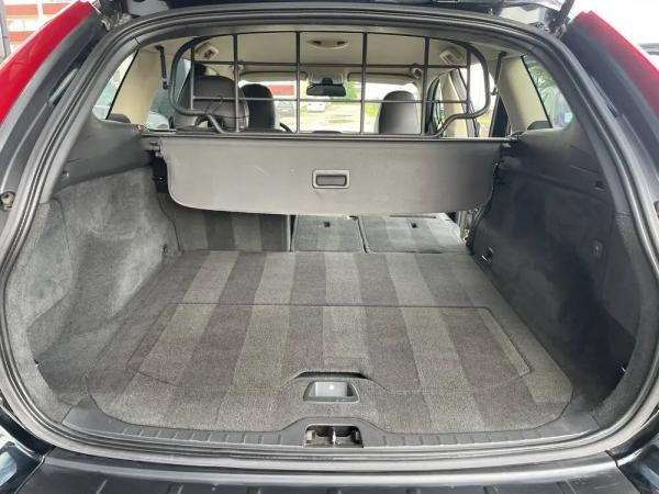 Pelēks Volvo XC60 2009 Talsi, ar dzinēja tilpumu 2.40 L un nobraukumu 286 tūkst. km par 6300 €, foto 5 vietnē AUTOMOTO.COM.LV