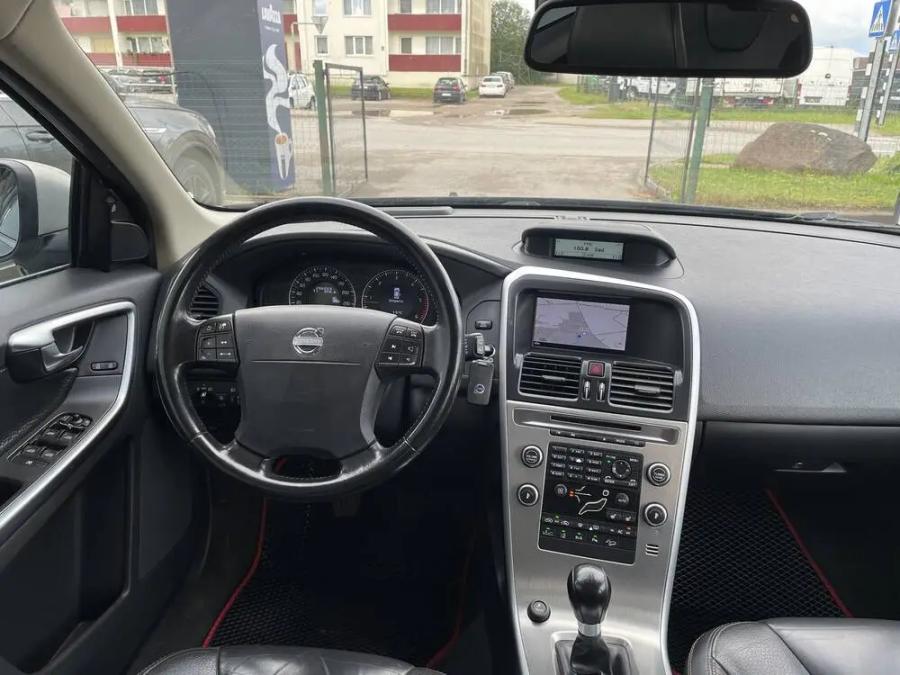Серый Вольво ХС60 2009 в Талси, объемом двигателя 2.40 л и пробегом 286 тыс. км за 6300 €, фото 8 на AUTOMOTO.COM.LV