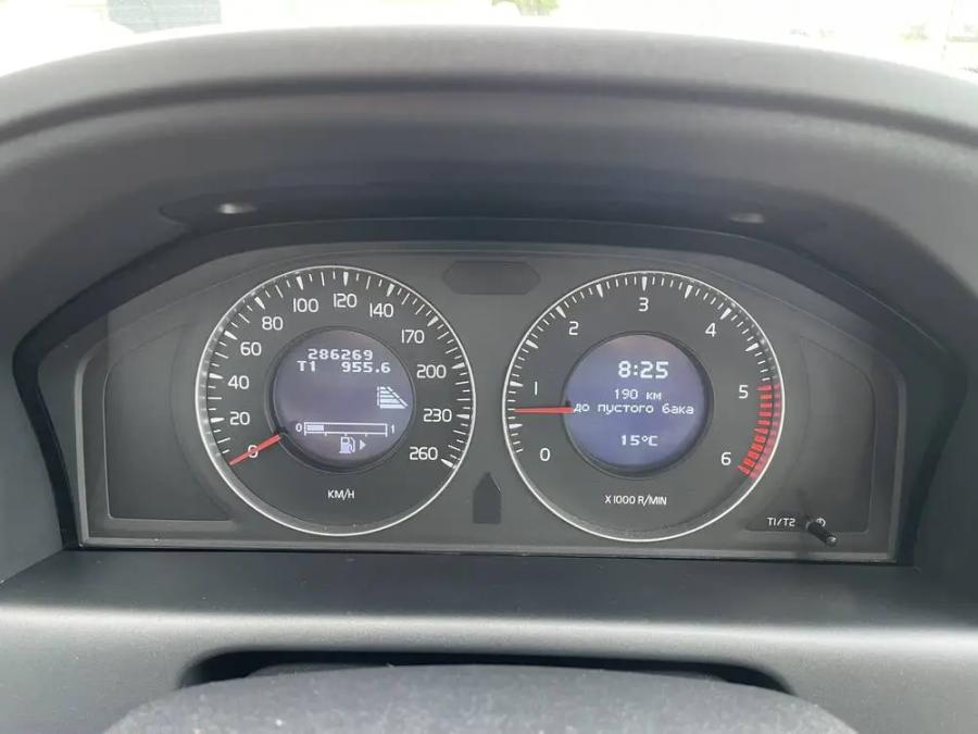 Серый Вольво ХС60 2009 в Талси, объемом двигателя 2.40 л и пробегом 286 тыс. км за 6300 €, фото 16 на AUTOMOTO.COM.LV