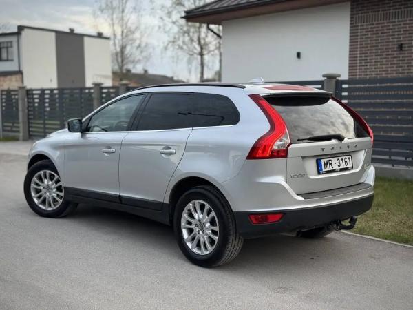 Pelēks Volvo XC60 2009 Jelgava, ar dzinēja tilpumu 2.40 L un nobraukumu 231 tūkst. km par 6750 €, foto 4 vietnē AUTOMOTO.COM.LV