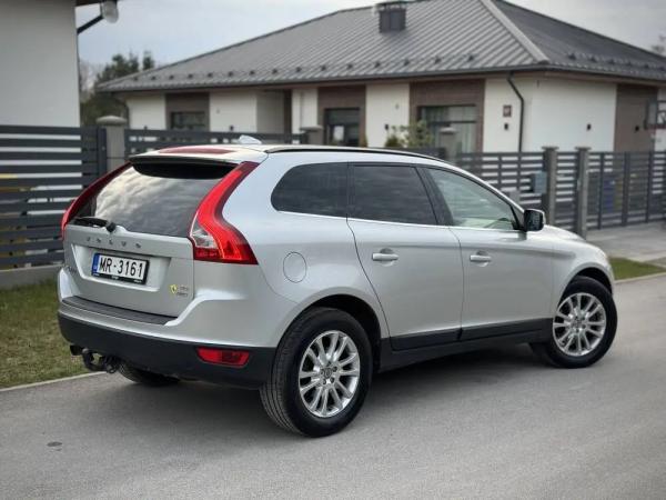 Pelēks Volvo XC60 2009 Jelgava, ar dzinēja tilpumu 2.40 L un nobraukumu 231 tūkst. km par 6750 €, foto 7 vietnē AUTOMOTO.COM.LV