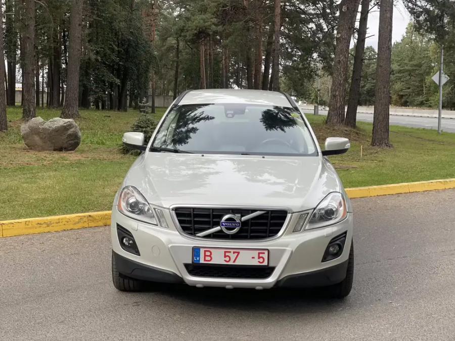 Grey Volvo XC60 2009 in Riga, with an engine capacity of 2.40 L and mileage of 235 thousand km for 8700 €, photo 4 on AUTOMOTO.COM.LV