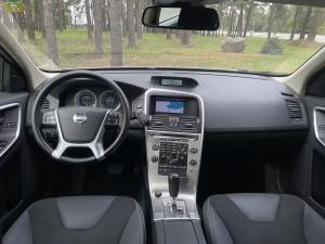 Grey Volvo XC60 2009 in Riga, with an engine capacity of 2.40 L and mileage of 235 thousand km for 8700 €, photo 8 on AUTOMOTO.COM.LV