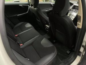 Grey Volvo XC60 2009 in Riga, with an engine capacity of 2.40 L and mileage of 235 thousand km for 8700 €, photo 10 on AUTOMOTO.COM.LV