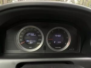 Grey Volvo XC60 2009 in Riga, with an engine capacity of 2.40 L and mileage of 235 thousand km for 8700 €, photo 26 on AUTOMOTO.COM.LV