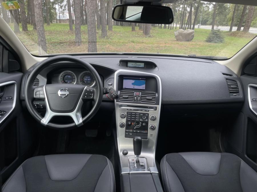 Grey Volvo XC60 2009 in Riga, with an engine capacity of 2.40 L and mileage of 235 thousand km for 8700 €, photo 8 on AUTOMOTO.COM.LV