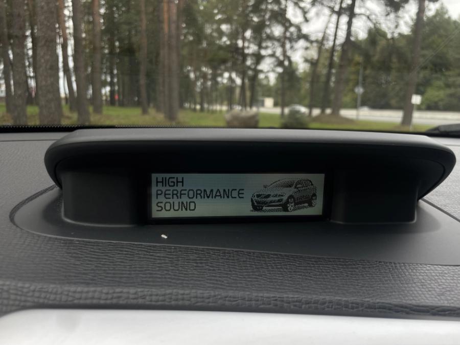 Grey Volvo XC60 2009 in Riga, with an engine capacity of 2.40 L and mileage of 235 thousand km for 8700 €, photo 16 on AUTOMOTO.COM.LV
